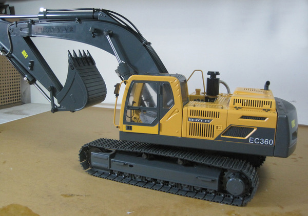 1/14 Scale Volvo RC Hydraulic Excavator 2.0 Version